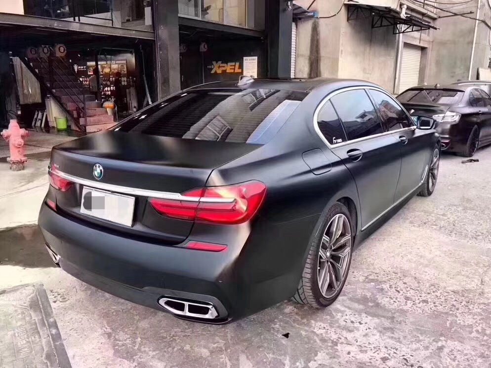 LCK Car accessories: M760i Style Body Kit For BMW New Series 7