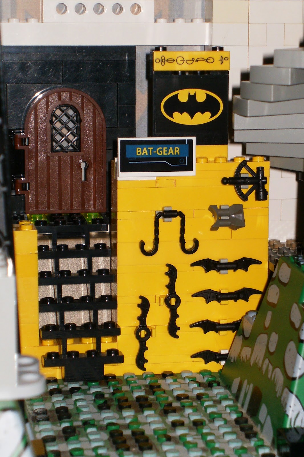 LEGO Wayne Manor and the Batcave
