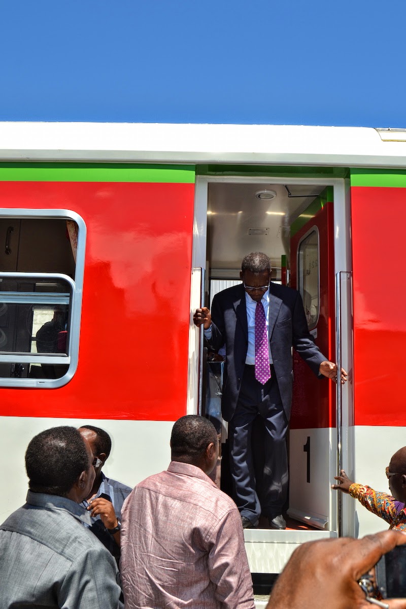 MATUKIO @ MICHUZI BLOG: WAZIRI MKUU AKAGUA MABEHEWA MABEHEWA MAPYA YA ...