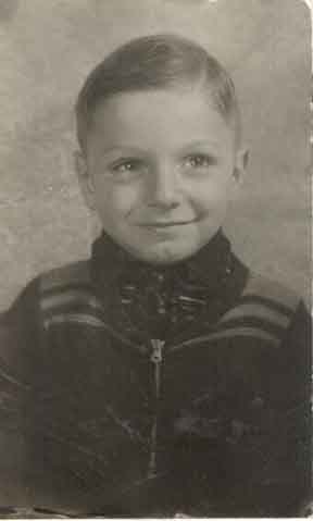 Aleksandra Ziolkowska-Boehm: Donald J.Kutyna REACHING FOR THE STARS