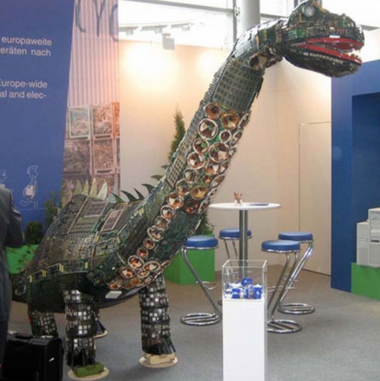 12 Amazing Creations Made From Computer Chips and Circuit Boards ...