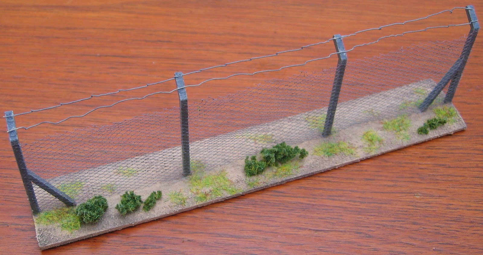 Colgar6 and the Infinite Legion of Toy Soldiers: Security Fencing in 28mm