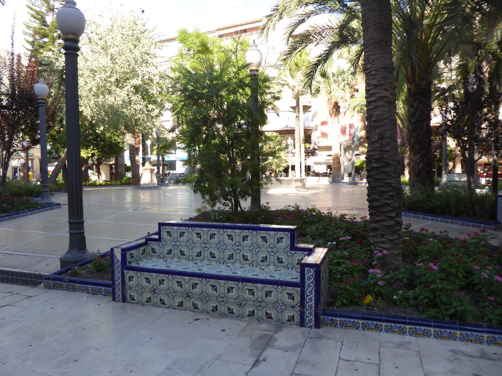 Carnets de Voyages de Jacqueline D.: ELCHE : promenade dans le centre ...