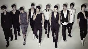 MUSICA DE LOS 90: vestimenta pop