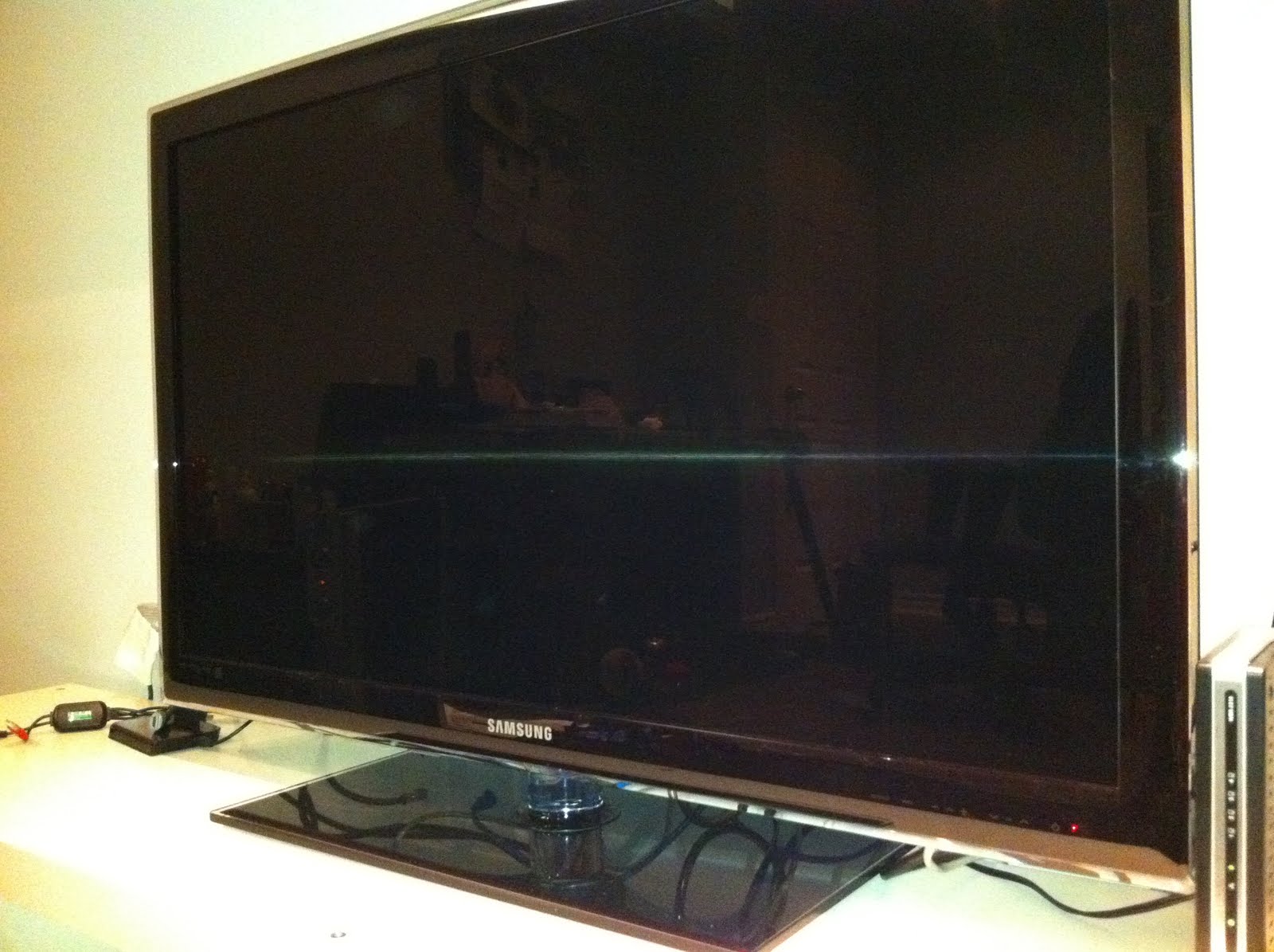 REVIEW: Samsung UN40C5000 - Love at first sight ~ Boy meets Girl gadgets