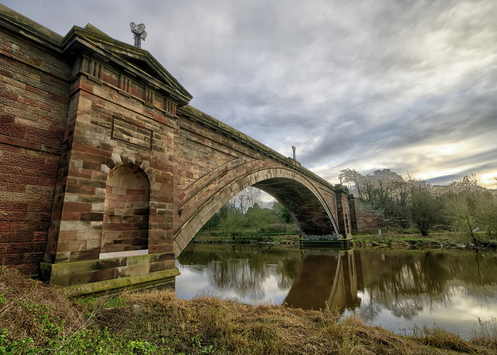 Palin Family History and Research: Grosvenor Bridge History