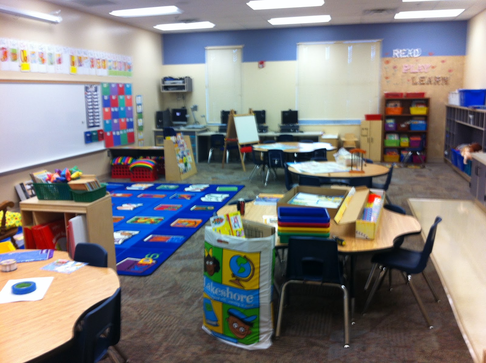 Krazy Kindergarten Teacher: Busy Busy Day in my Classroom!
