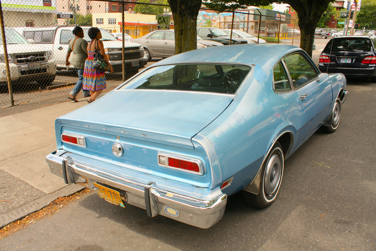 OLD PARKED CARS.: 1976 Ford Maverick.