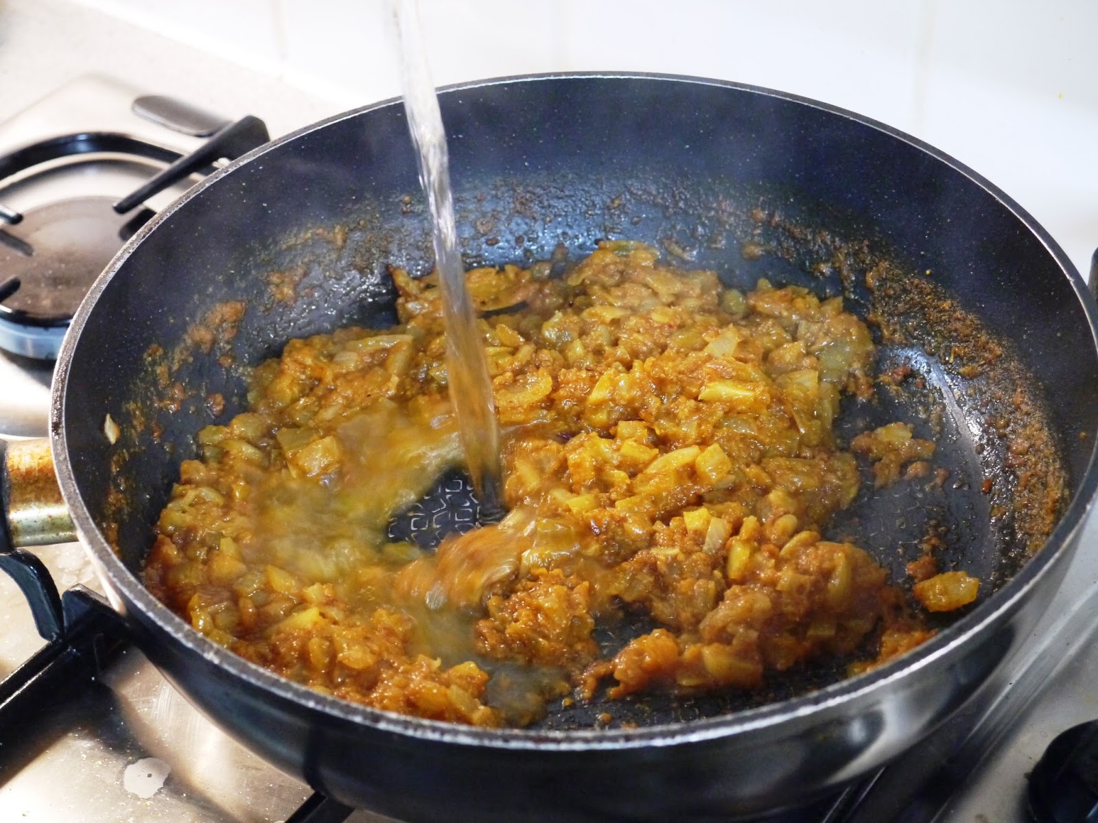 This Muslim Girl Bakes: Bitter Gourd Curry - Karela Masala.