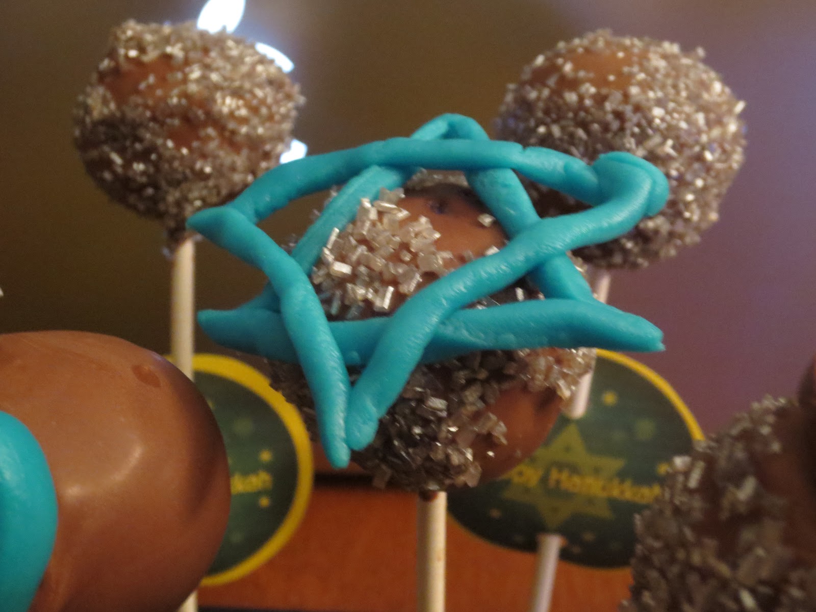 crafty summer: Hanukkah Cake Pops