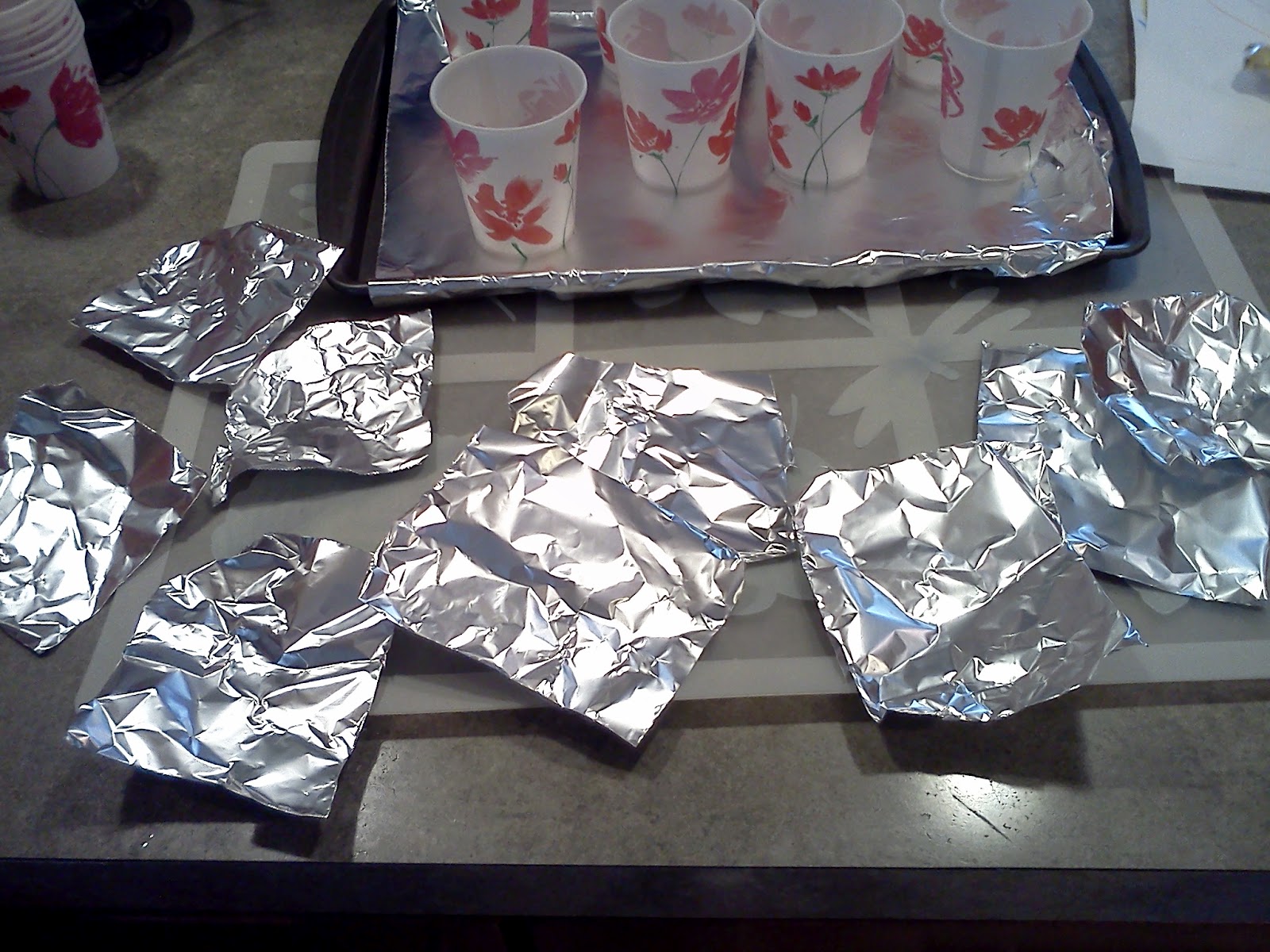 {How To} Dixie Cup Popsicles | Confessions of a Stay-At-Home Mom