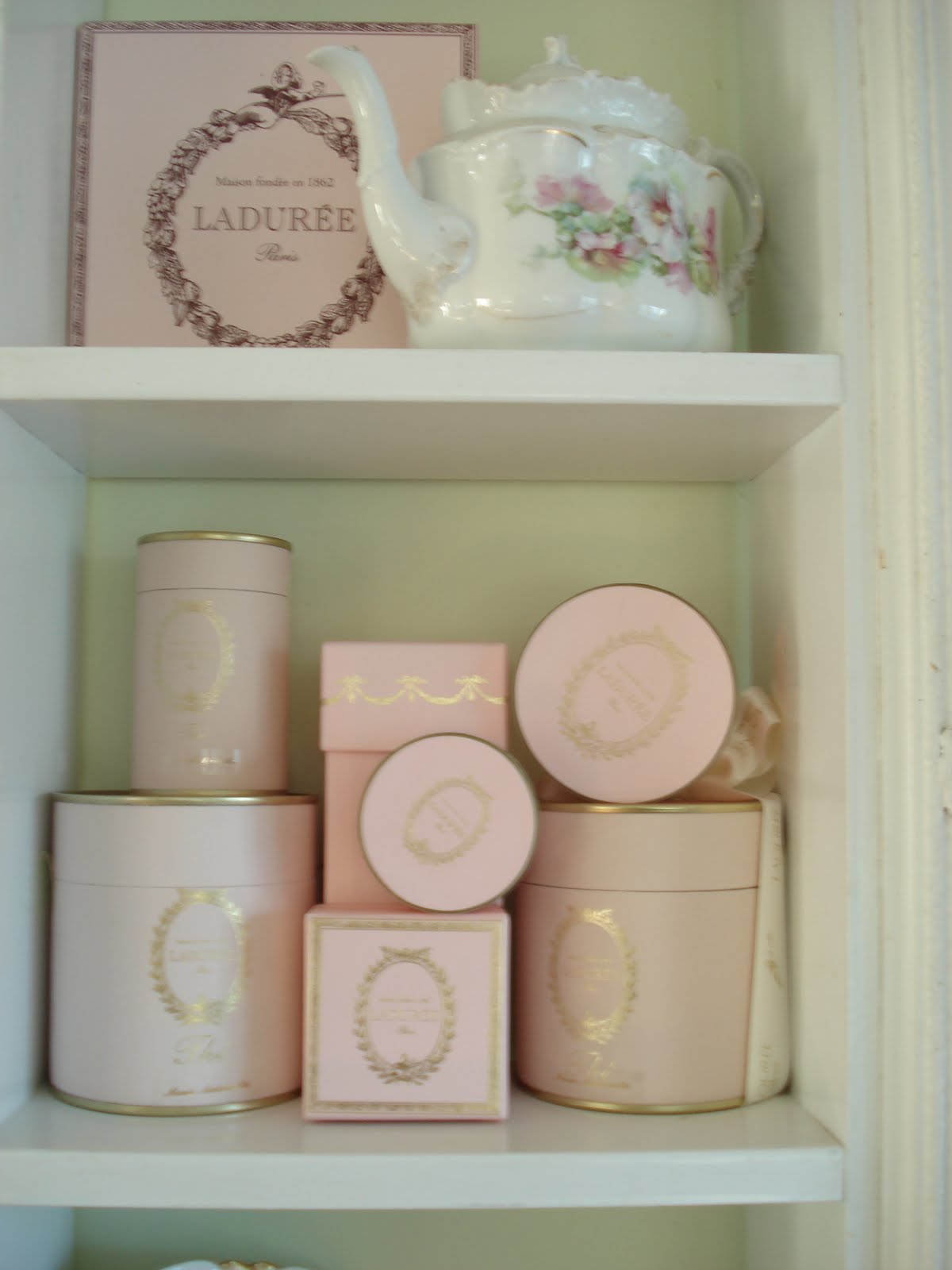 French Beauty Mark: New Years Paris Champagne Party