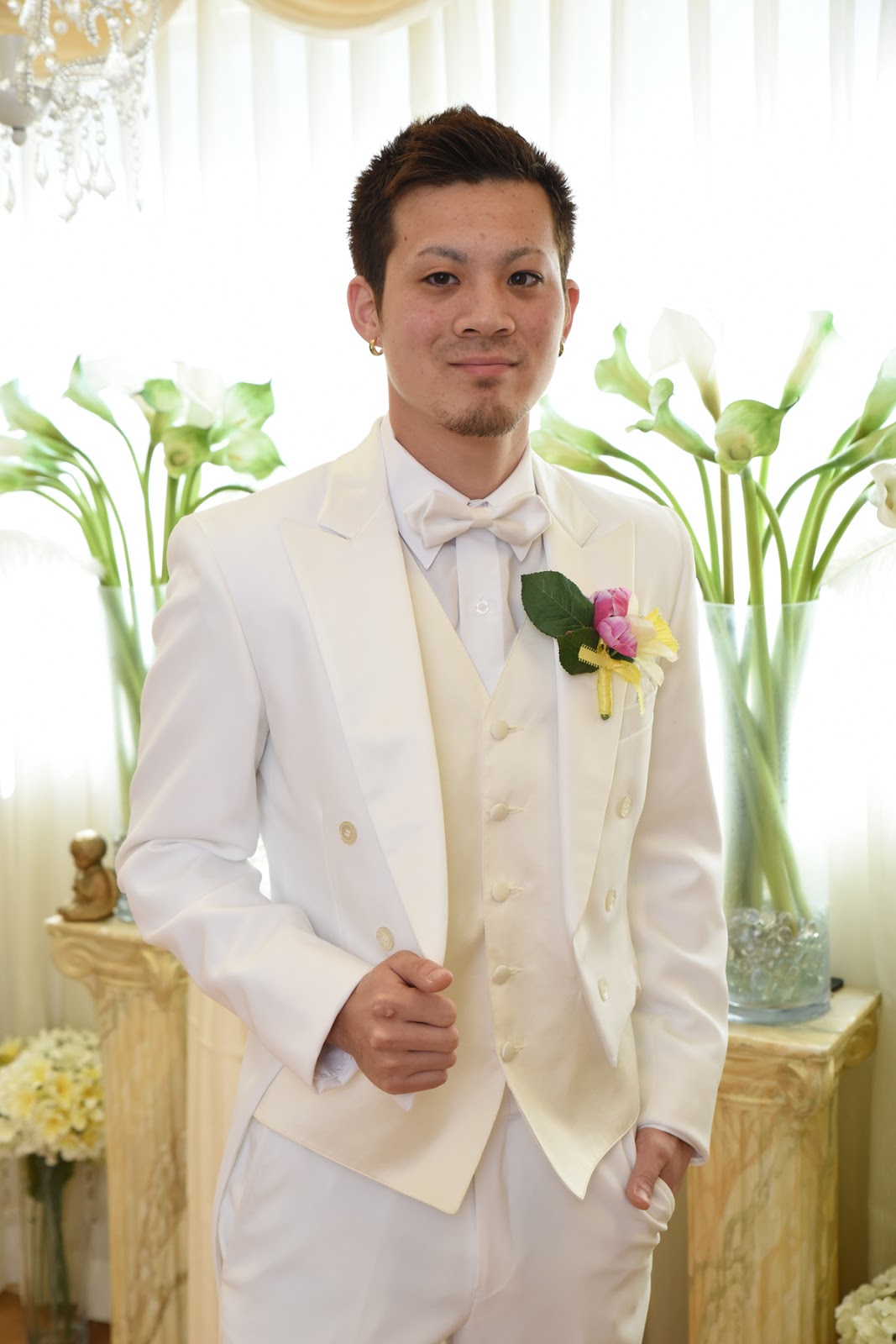 Hawaii Wedding Chapel: Bride & Groom Portraits