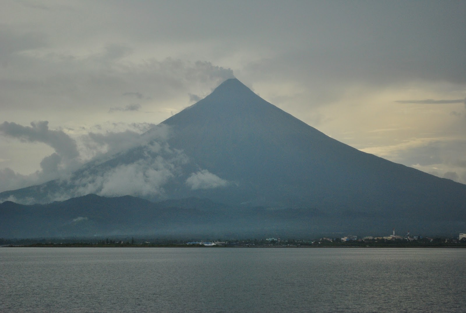 Backpacking Pilipinas: Majestic Mayon