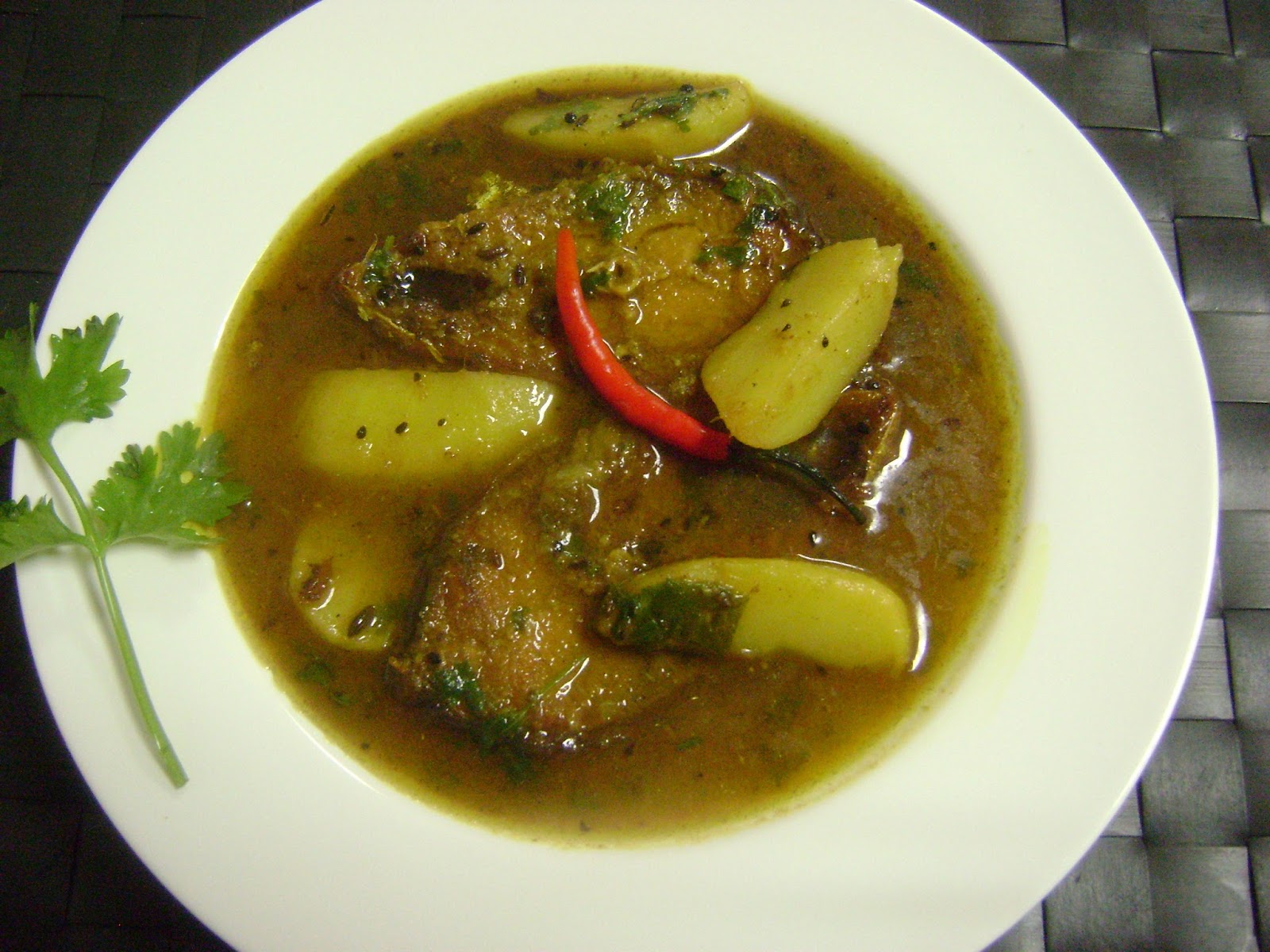 Bethica's Kitchen Flavours: Ilish Maach' er Jhol (Hilsa Fish Curry ...