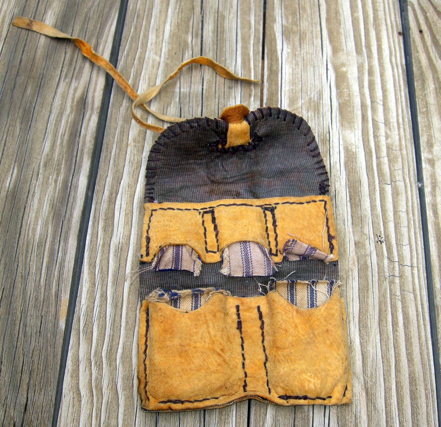 Contemporary Makers: Flint Wallet by Carroll Ross