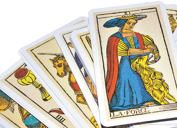 Tarô e Flor: 7 coisas que você precisa saber sobre o Tarô