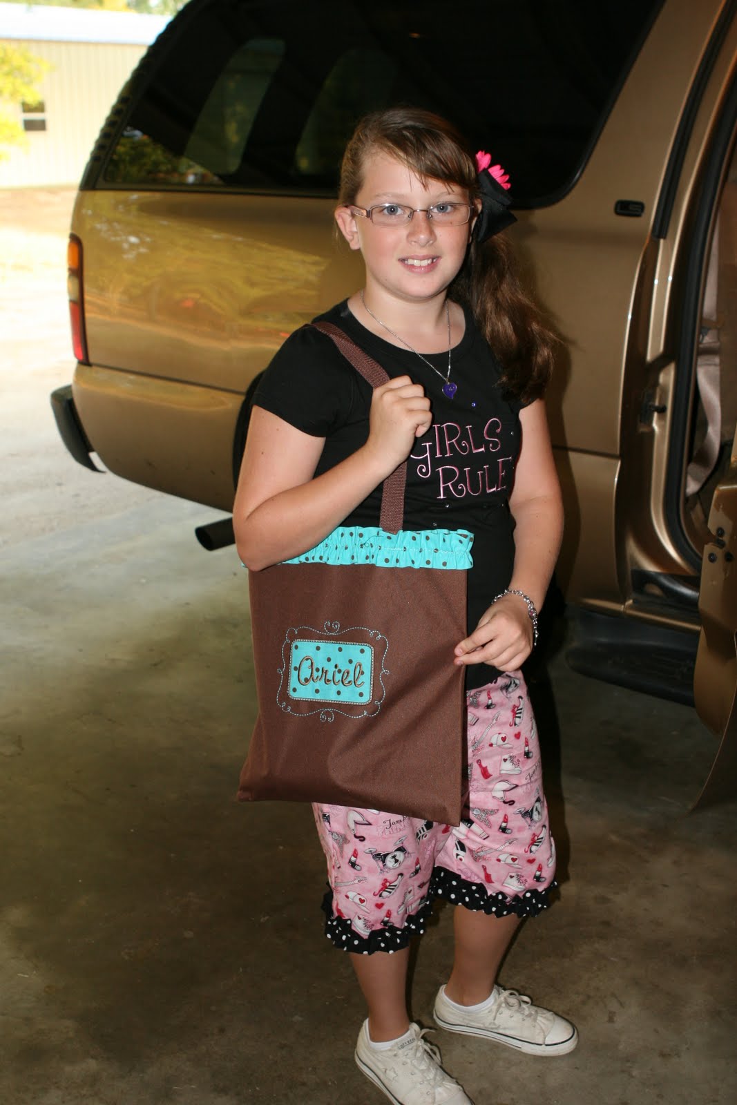 Girly Girl Designs: Our first day of 4th grade....Wow, where did time go?
