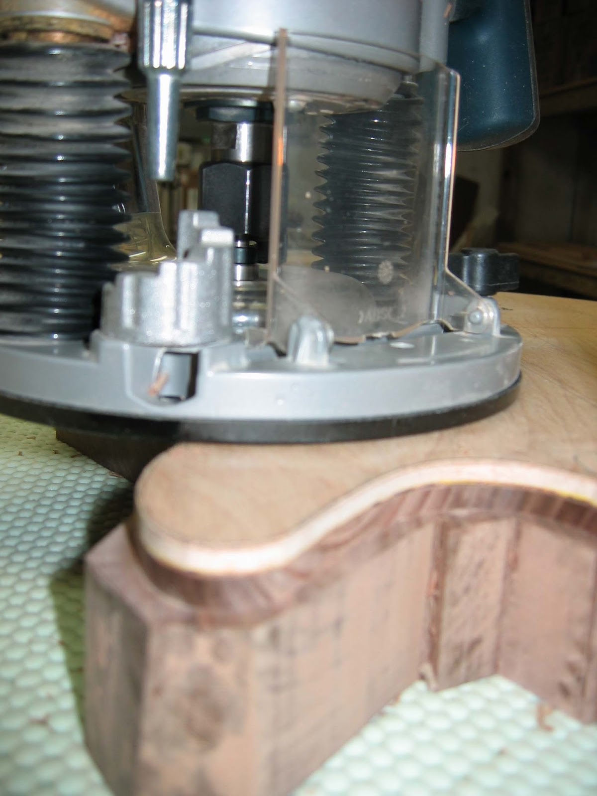 DIY Guitar Therapy: Walnut Guitar Build Pix