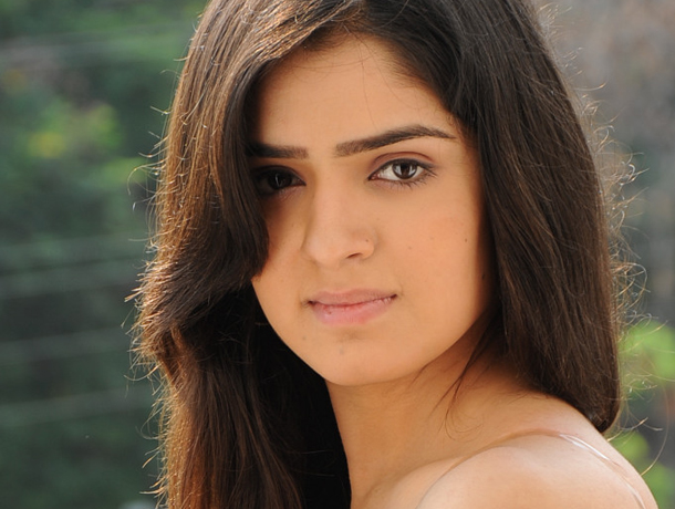 Shefali Sharma Calsual Photos Stills | Tamil - Movies, Songs, Lyrics ...