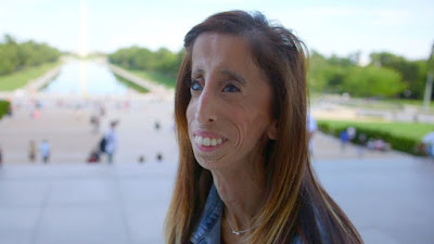 FUNDAMERCED: ‘La Historia de Lizzie’, la activista anti-bullying