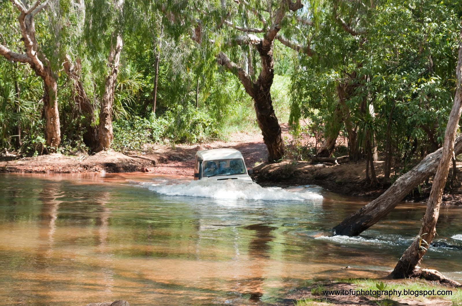 Tofu Photography: Crossing the Goyder River!