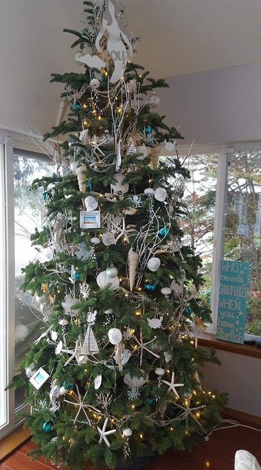 Everything Coastal: Coastal Christmas Trees - 14 of Our Faves!