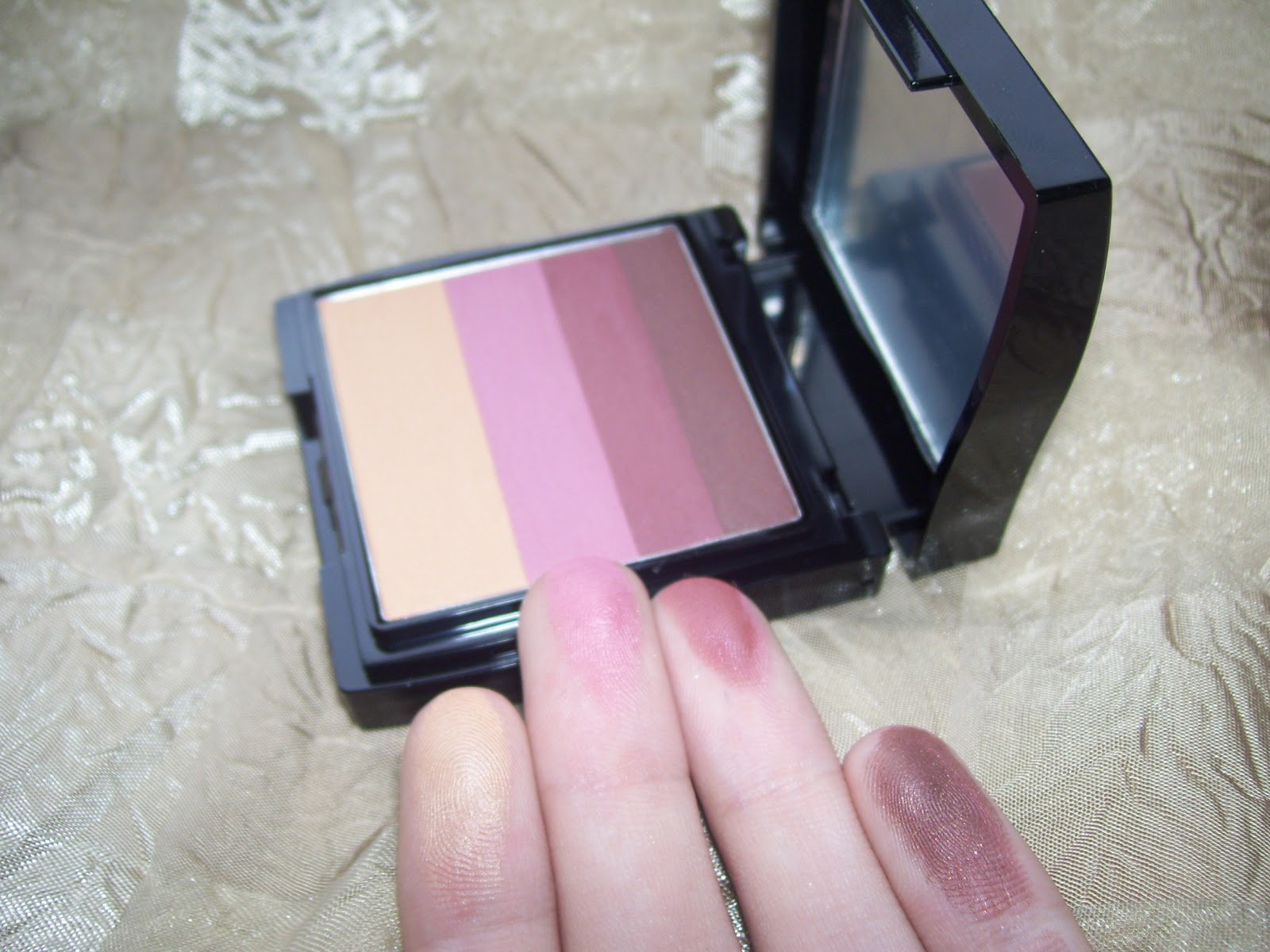 A Little Purple Folie...: Mary Kay Hollywood Mystique