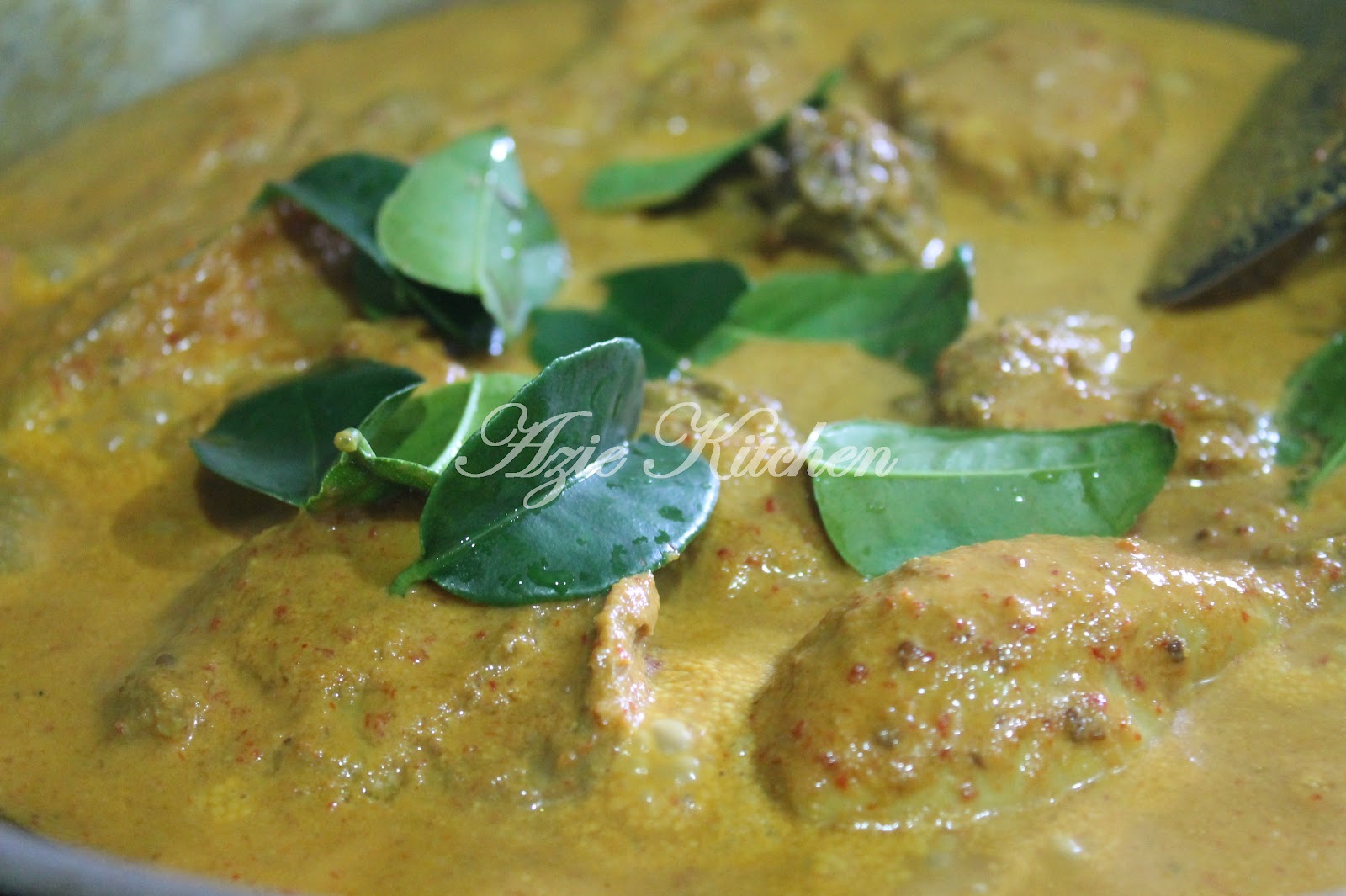Ayam Masak Gulai Limau Purut - Azie Kitchen