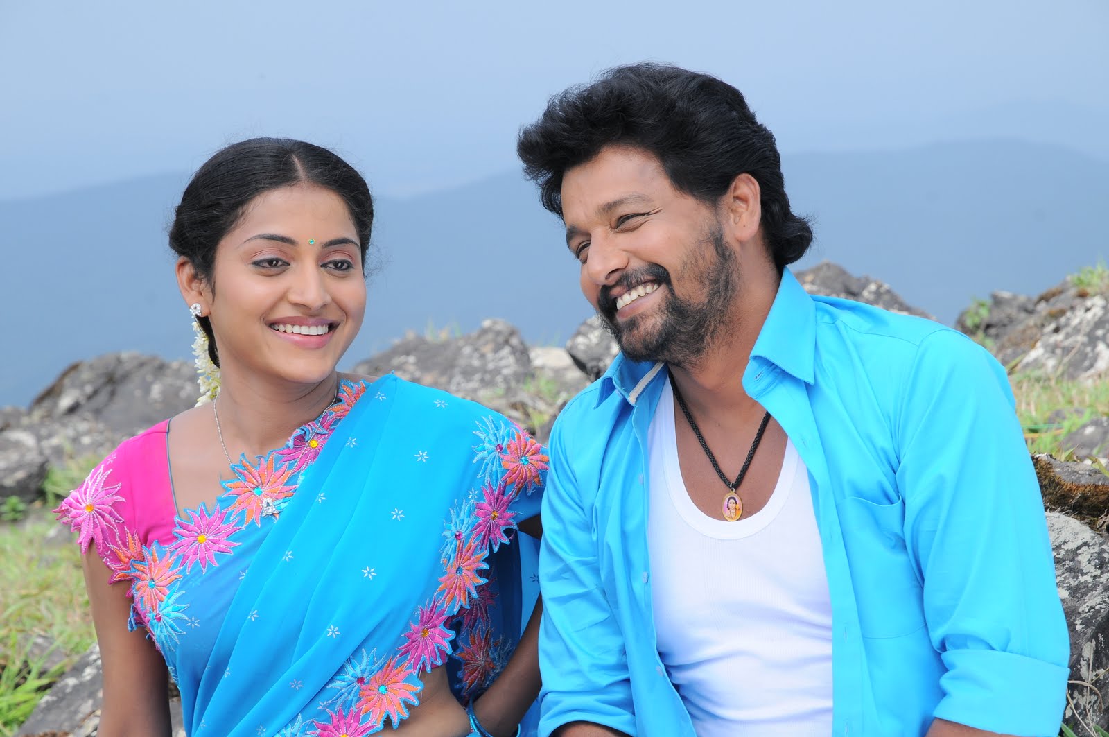 TOP BANGKOK: Muthal Idam Movie Latest Stills