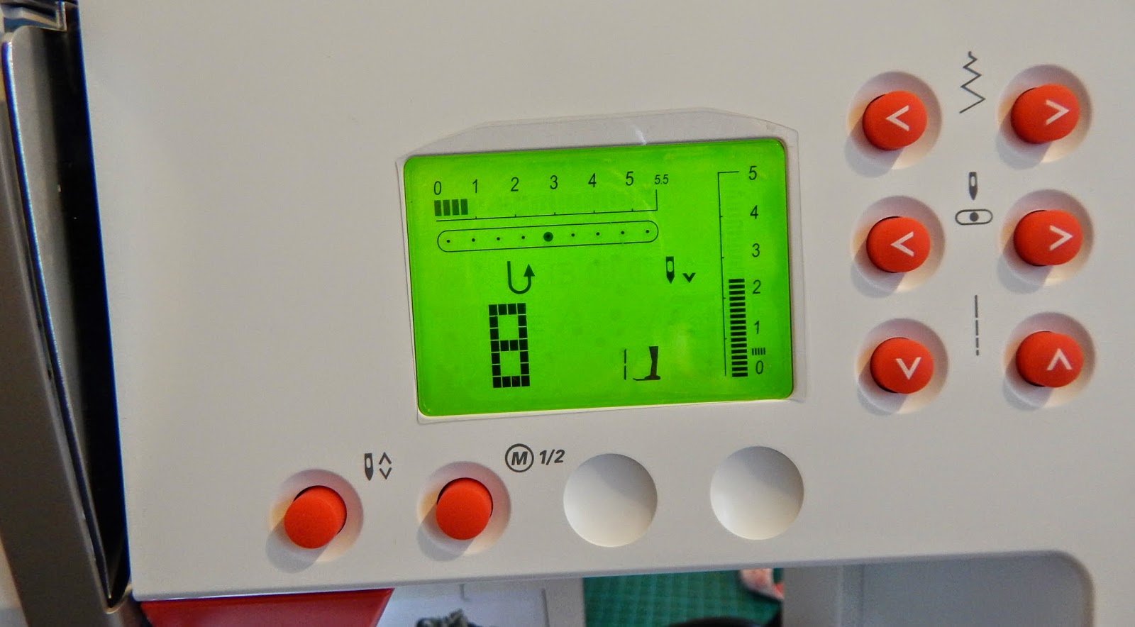 Dans le dressing de mes ptits titis: La Bernina 215 Simply Red : elle à ...