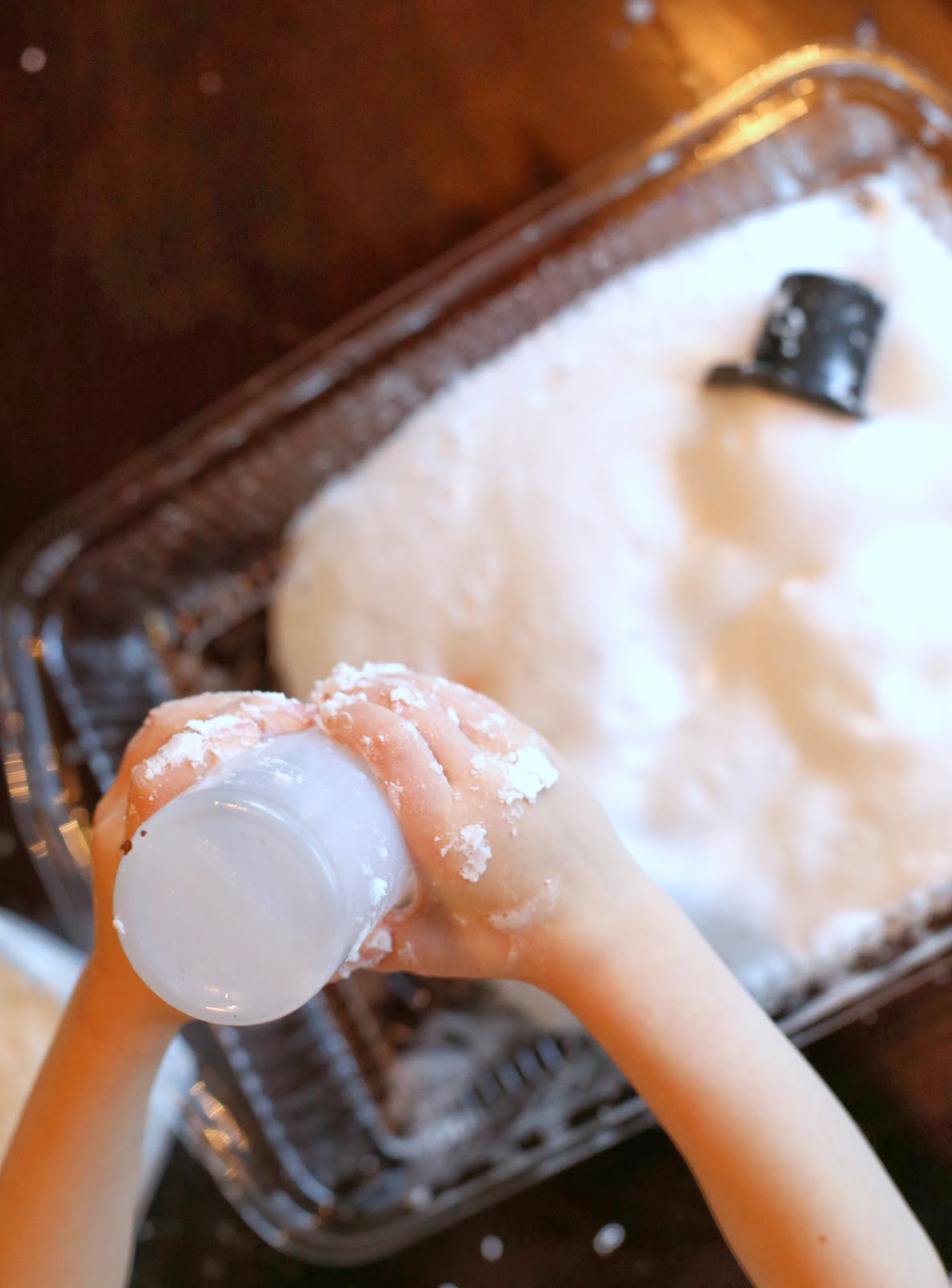 Foaming Dough Recipe: Magic Foaming Snowman