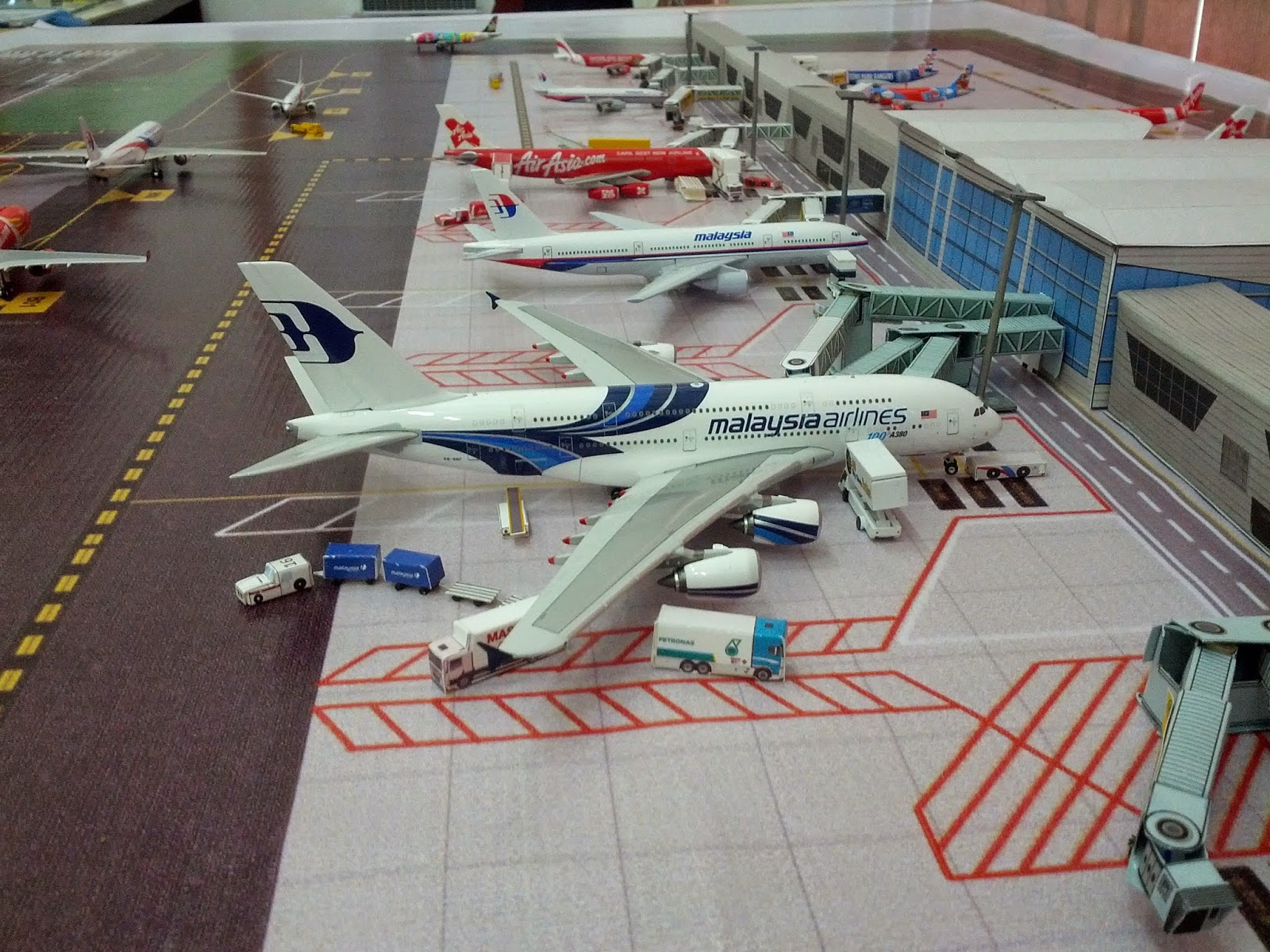 Model Airplane - Diorama - Model Airport - GSE : My Airport Galery