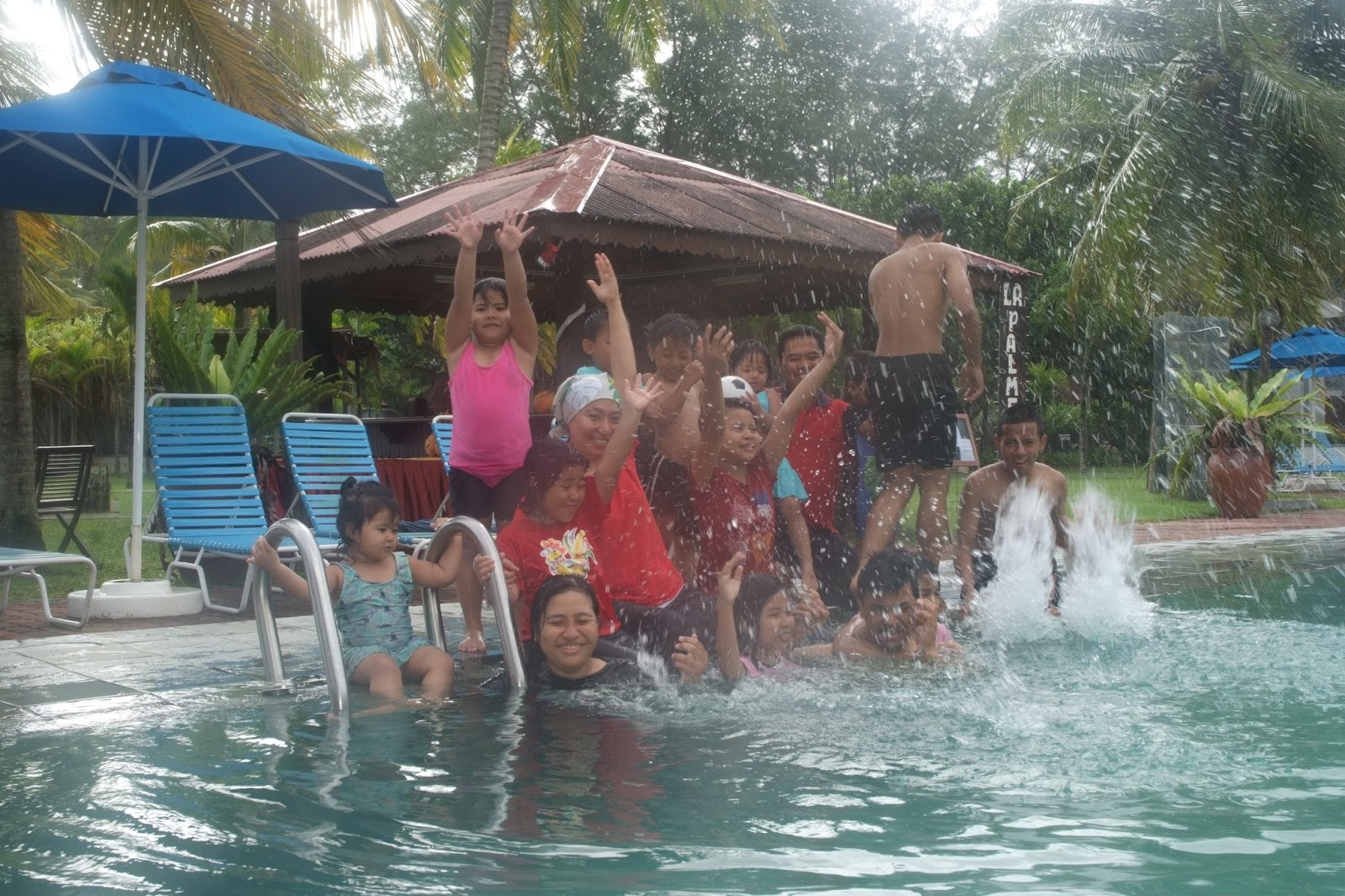 airikamalek: Percutian di Lanjut Beach Resort, Rompin