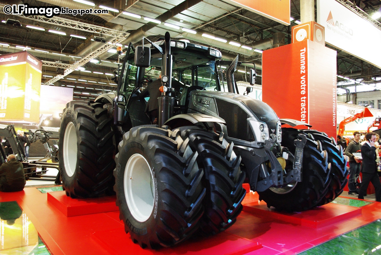 LF image: SIMA 2013 (Salon International des Machines Agricoles)