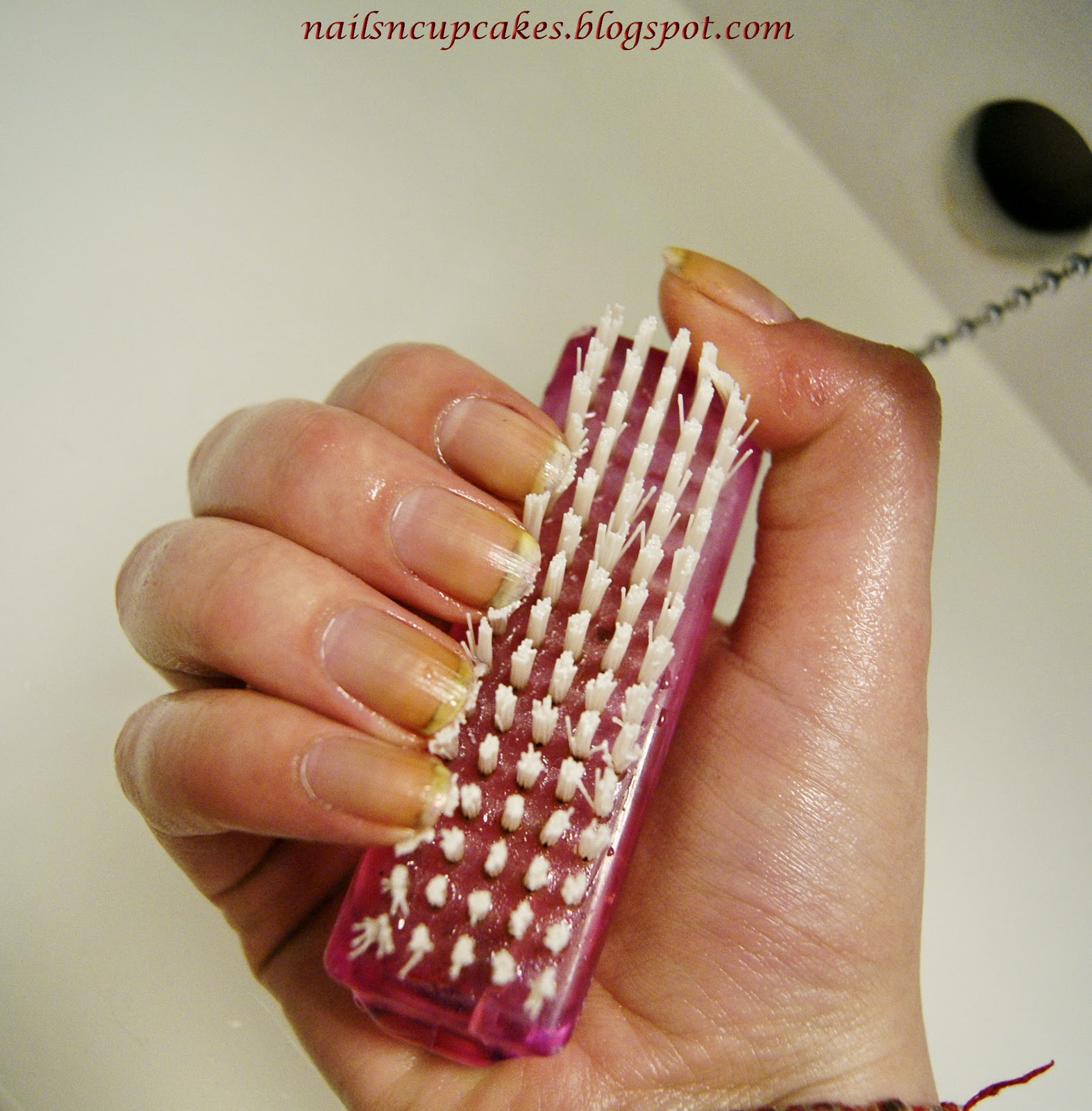 NailsN'cupcakes: How I keep my hands healthy and happy