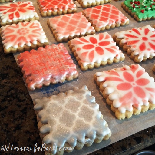 An American Housewife: Step-By-Step Photos of my Stenciled Christmas ...