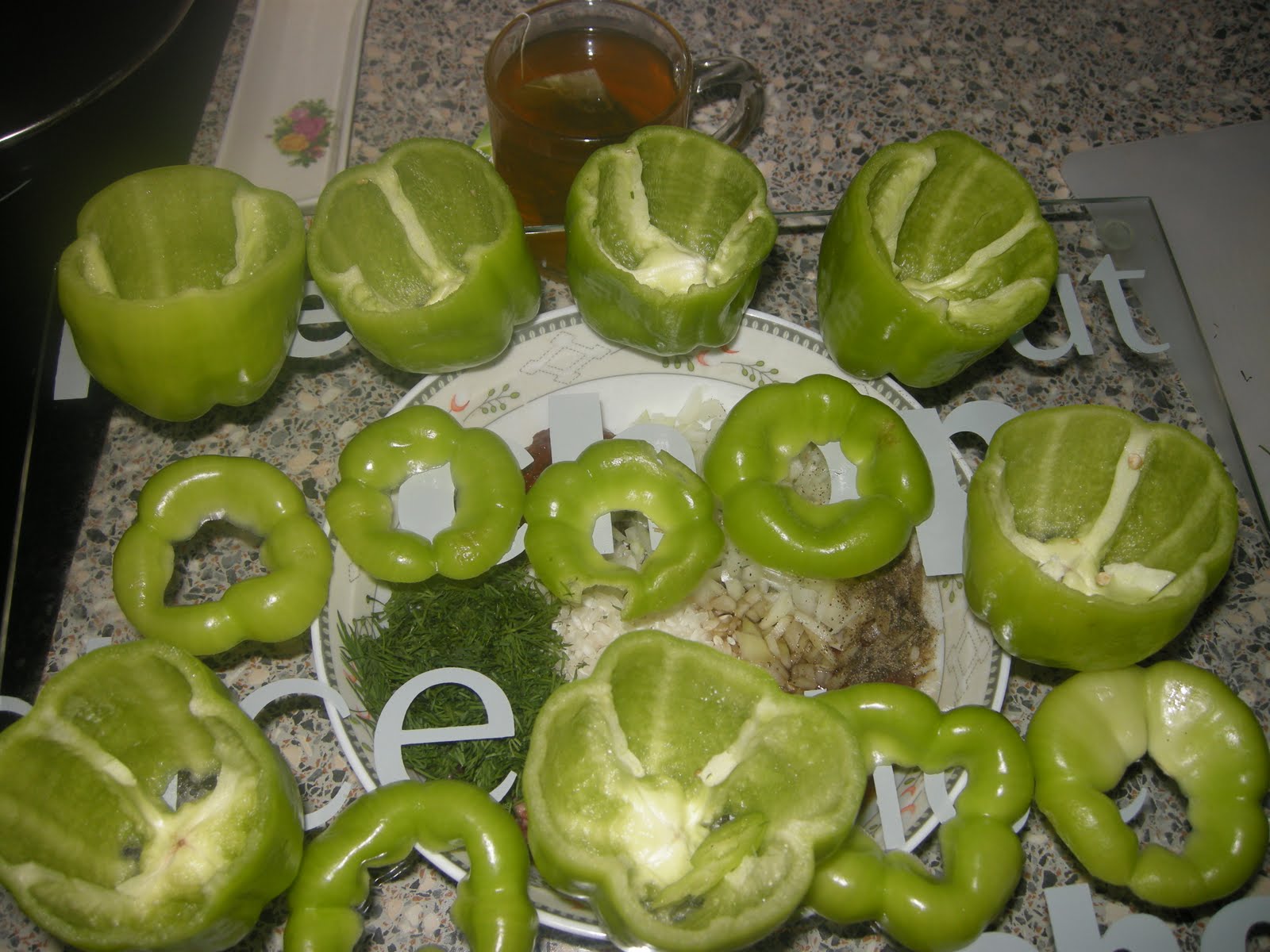 kiymetligunler: Yesil biber dolmasi