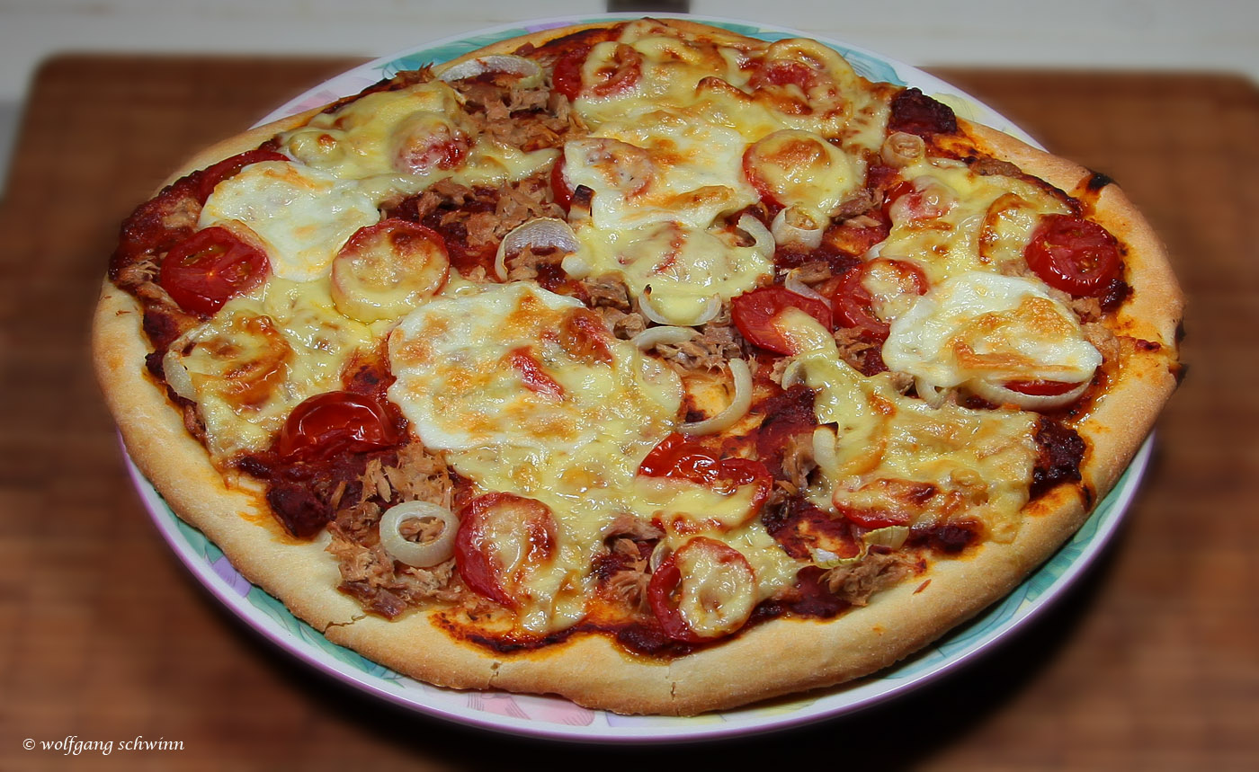 wolfgang schwinn durlach helsa: thunfisch pizza (pizza tonno)