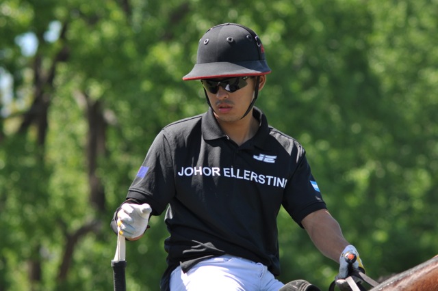 Kesultanan Johor: Tunku Mahkota and brother lead the way