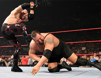 WWE CHAMPION 2011: big show and kane