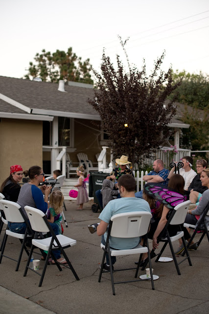 Domestic Fashionista: Halloween Driveway Party