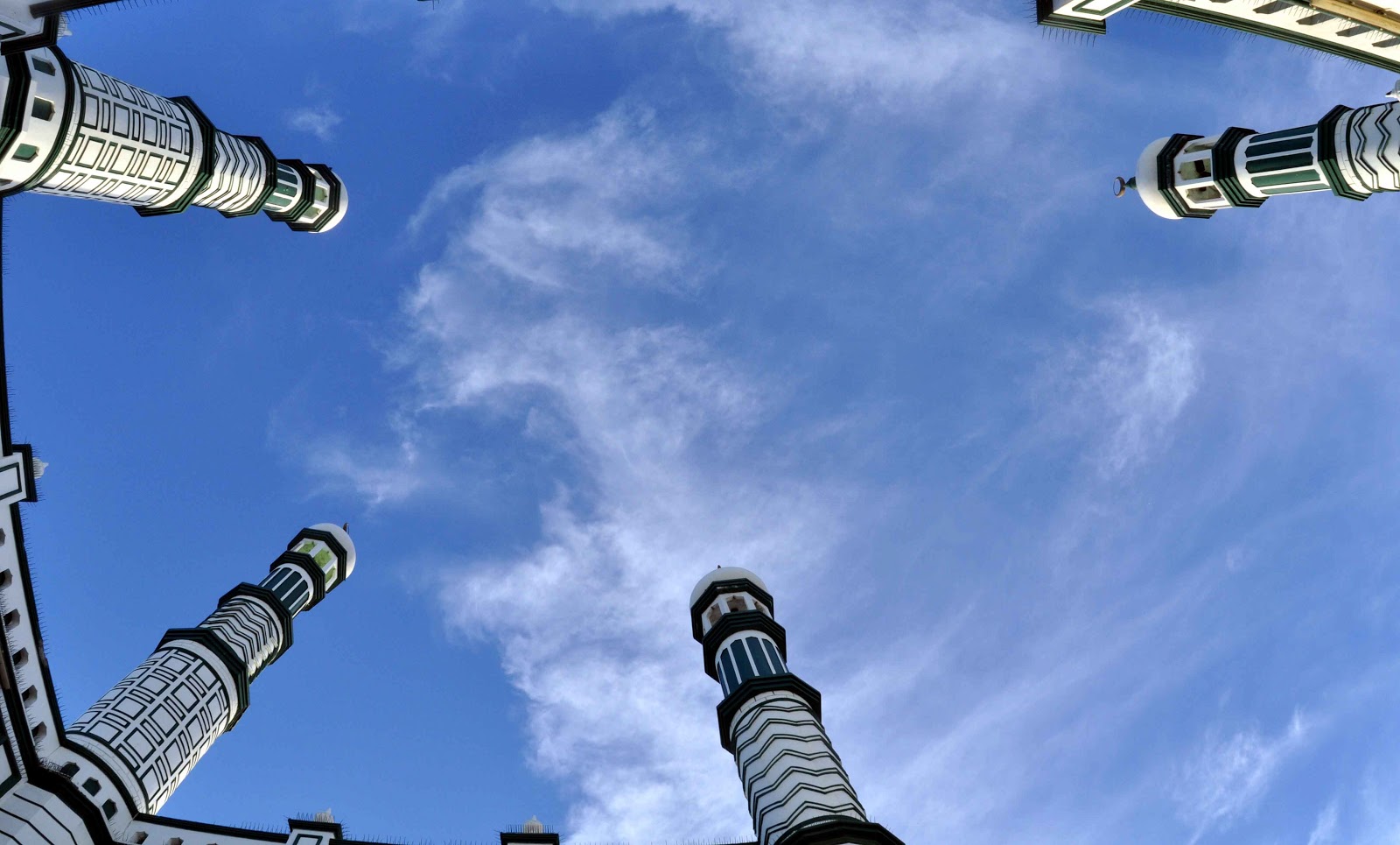 Surfing Behind the Wall: Habibia celebrates 100