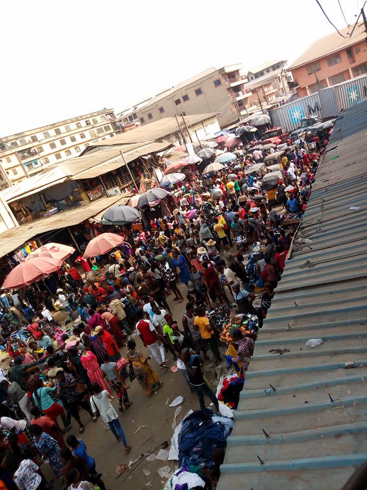 See how busy Sokoto road of Onitsha Main Market looked like this season ...