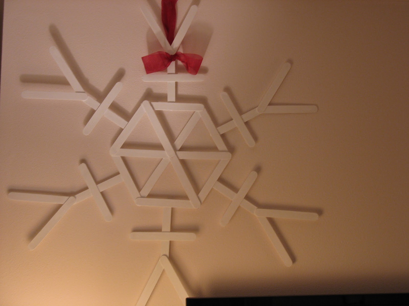 The Geeky Loft: Popsicle Stick Snowflakes