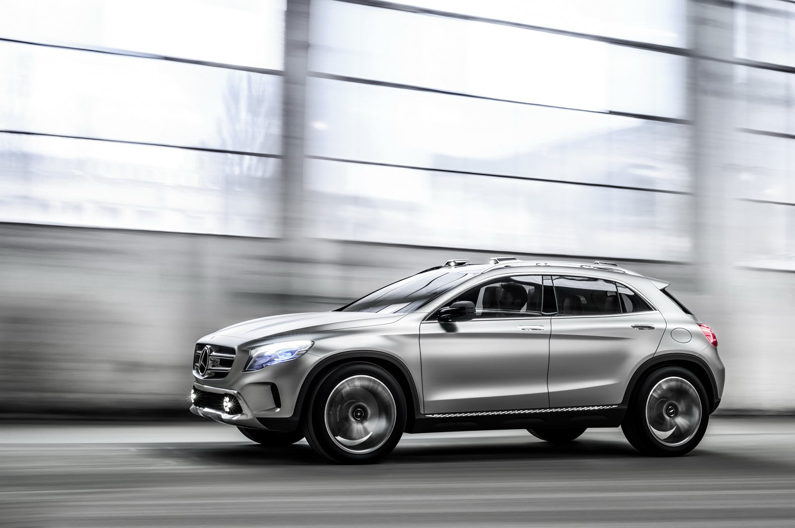 MERCEDES-BENZ CONCEPT GLA : ESCAPE THE EVERYDAY