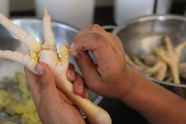 Homestead Revival: Chicken Feet Broth