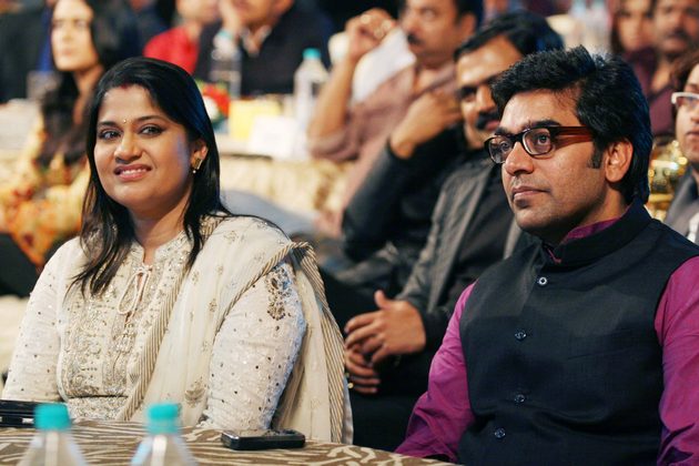 Bollywood Actor Ashutosh Rana & Wife Actress Renuka Shahane Family ...
