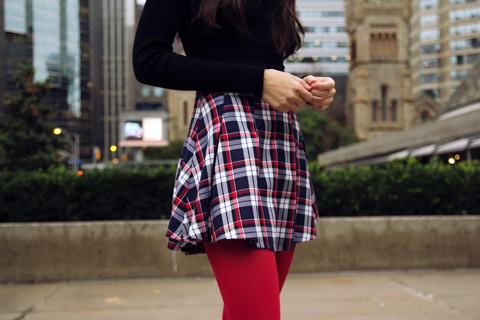 Plaid In the City | Carolina Pinglo