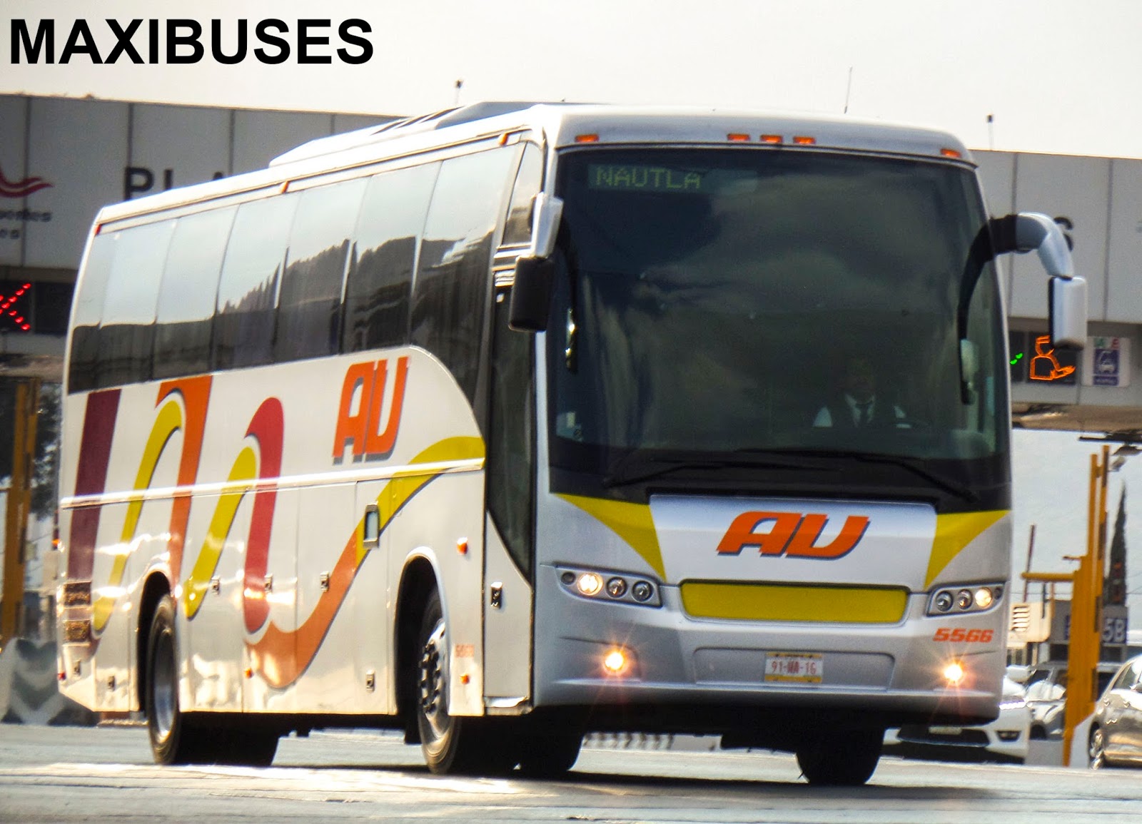 MAXIBUSES: AUTOBUSES UNIDOS (AU)